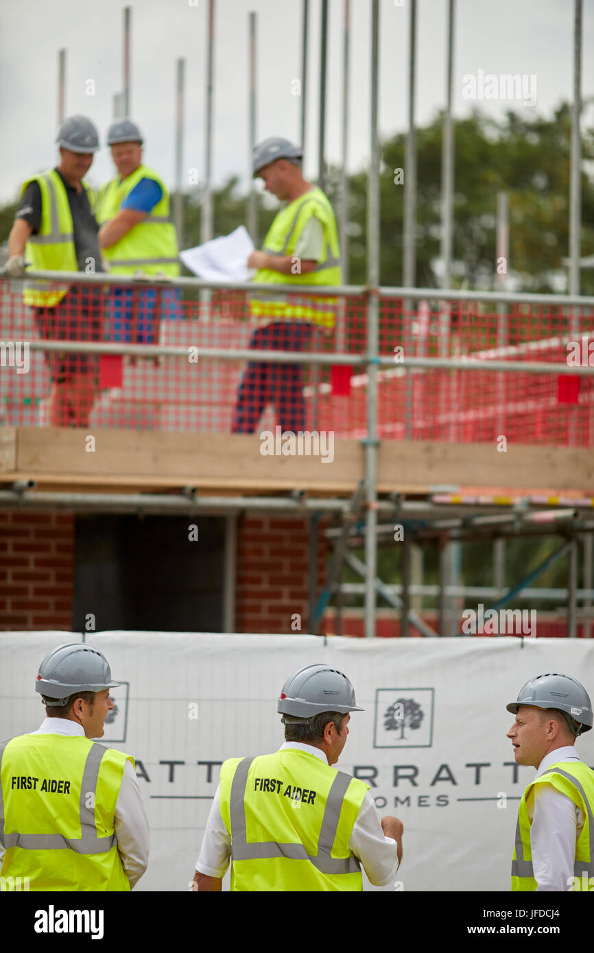 Scaffold construction hard hat hi-res stock photography and images - Alamy