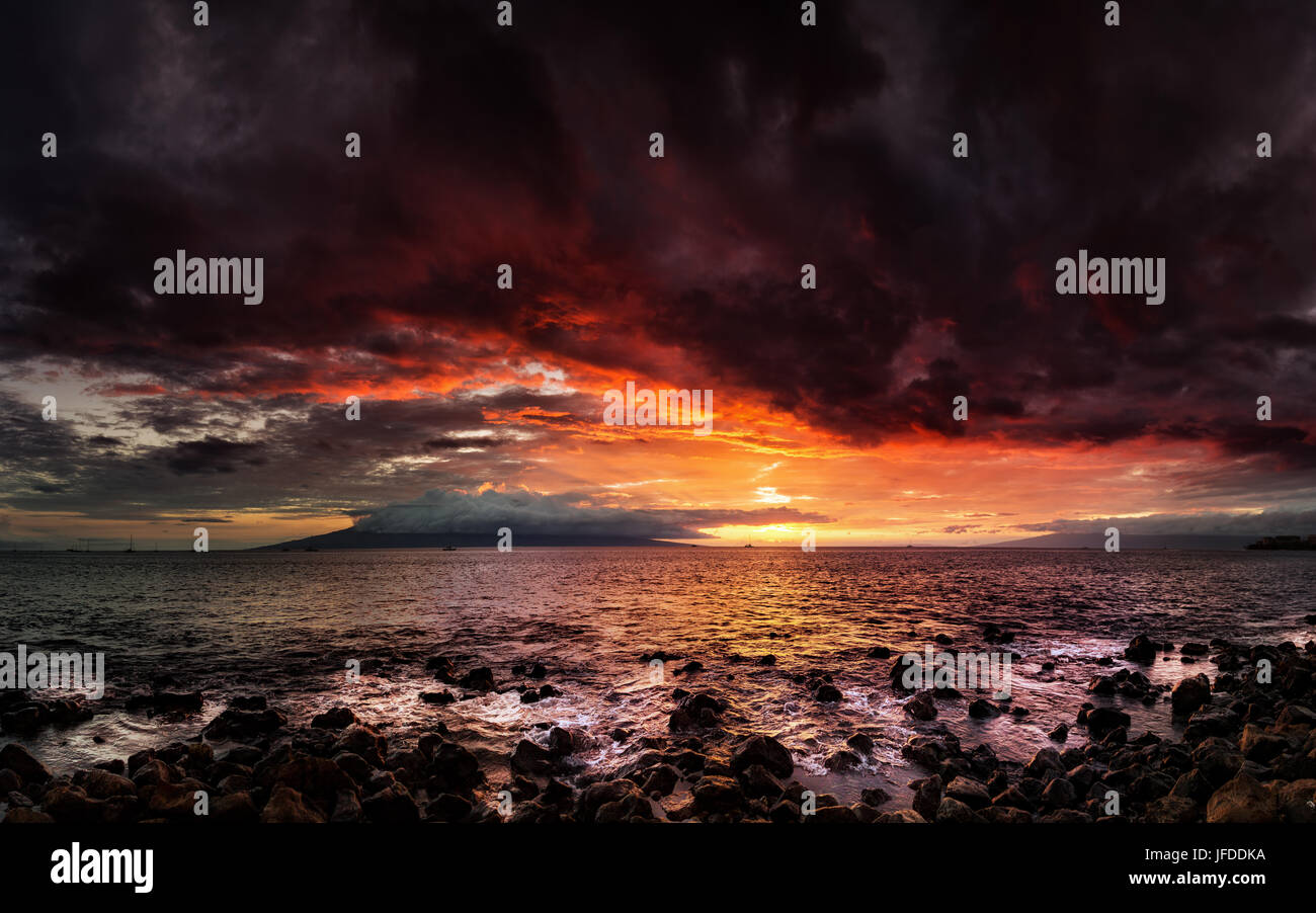 Maui sunset hi-res stock photography and images - Alamy