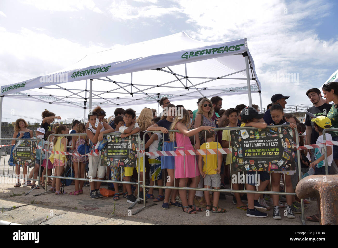 Plastic pollution in italian seas hi-res stock photography and images ...