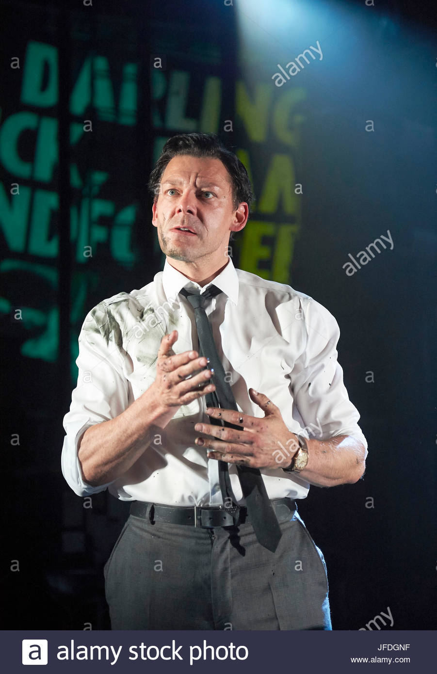 Larry Lamb The Sun High Resolution Stock Photography and Images - Alamy