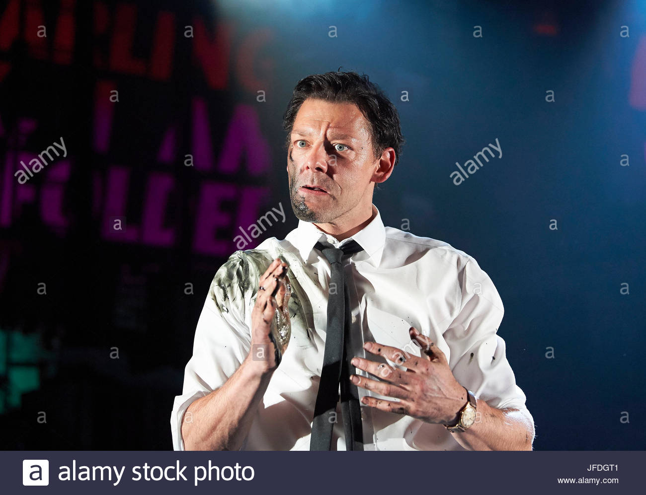 Larry Lamb The Sun High Resolution Stock Photography and Images - Alamy