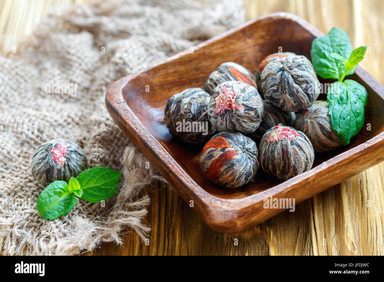 Fragrant flowering Chinese tea and mint Stock Photo - Alamy