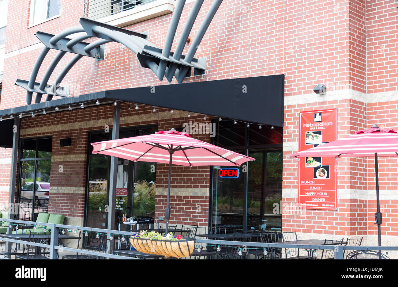 Metropolitan bar hi-res stock photography and images - Alamy