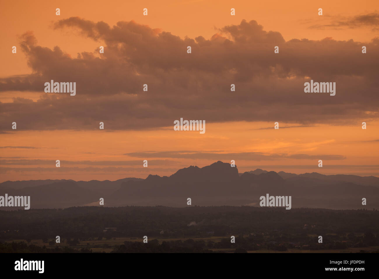 THAILAND LAMPANG LANDSCPAE VIEW SUNRISE Stock Photo - Alamy