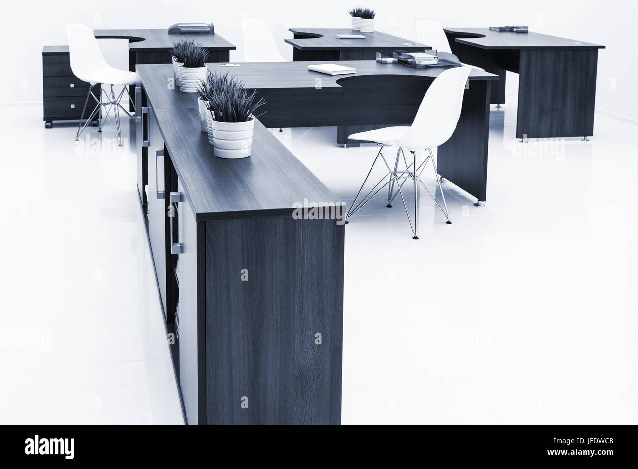 Desk table tables objects hi-res stock photography and images - Alamy