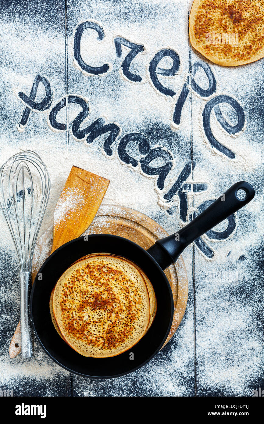 Pancakes cooking frying pan hi-res stock photography and images - Alamy