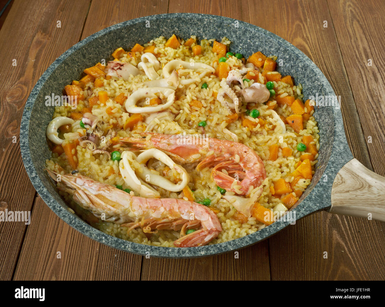 seafood paella Marinera Stock Photo - Alamy