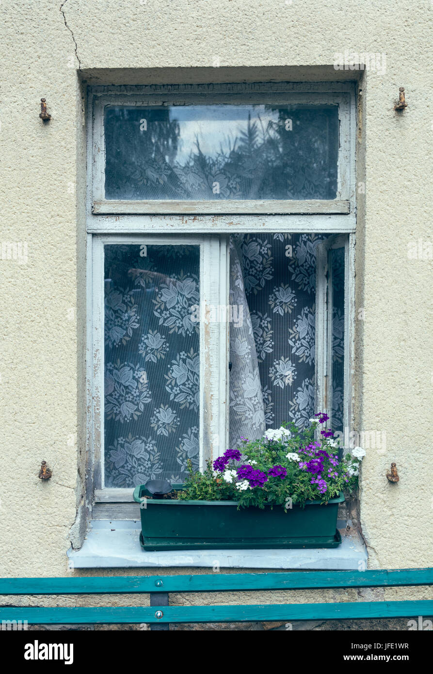 Old boxes hi-res stock photography and images - Alamy