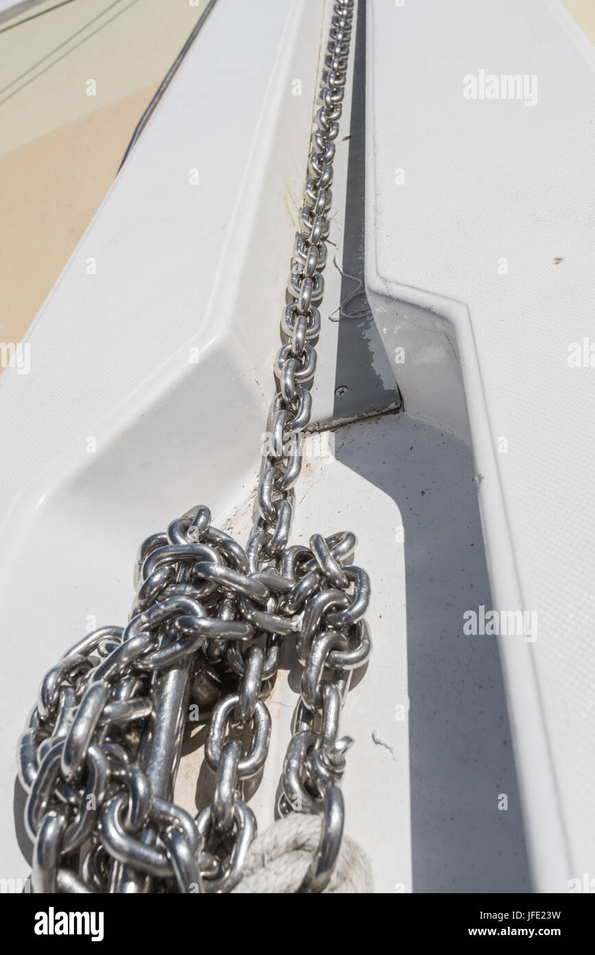Large anchor chain hi-res stock photography and images - Alamy
