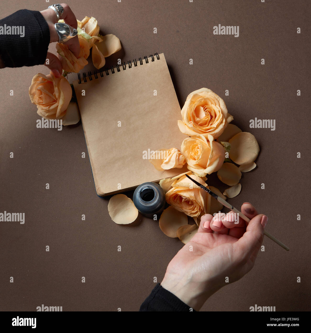 notes and flowers Stock Photo - Alamy
