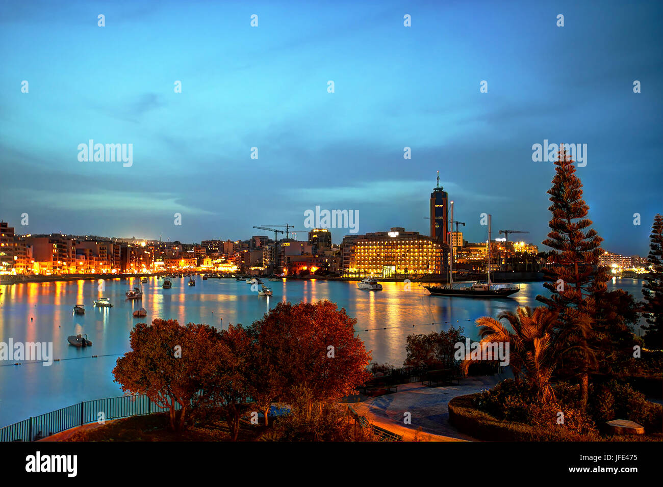 Marina in blue hour hi-res stock photography and images - Alamy