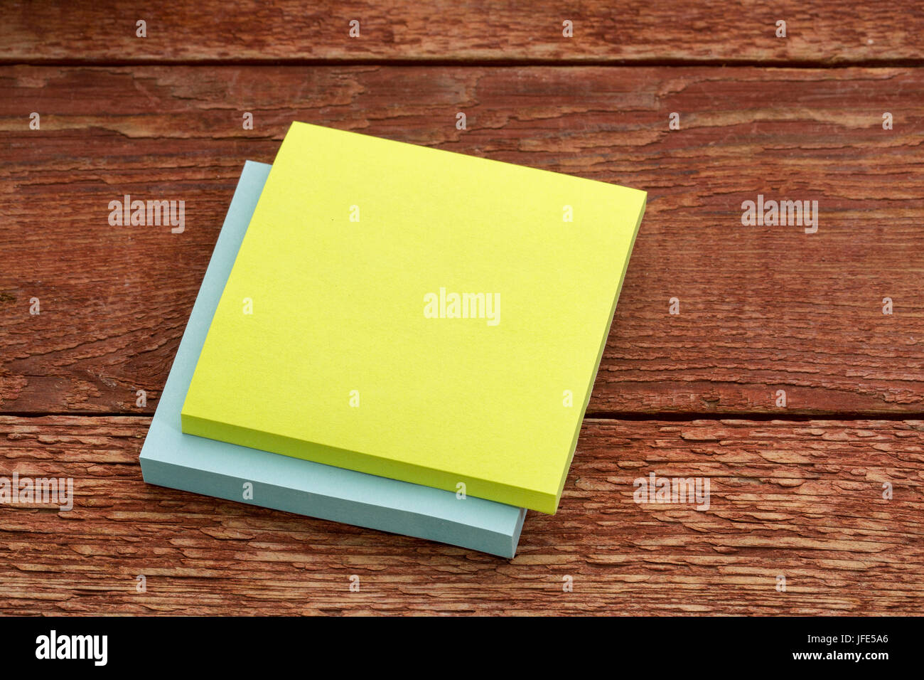 Blank sticky note hi-res stock photography and images - Alamy
