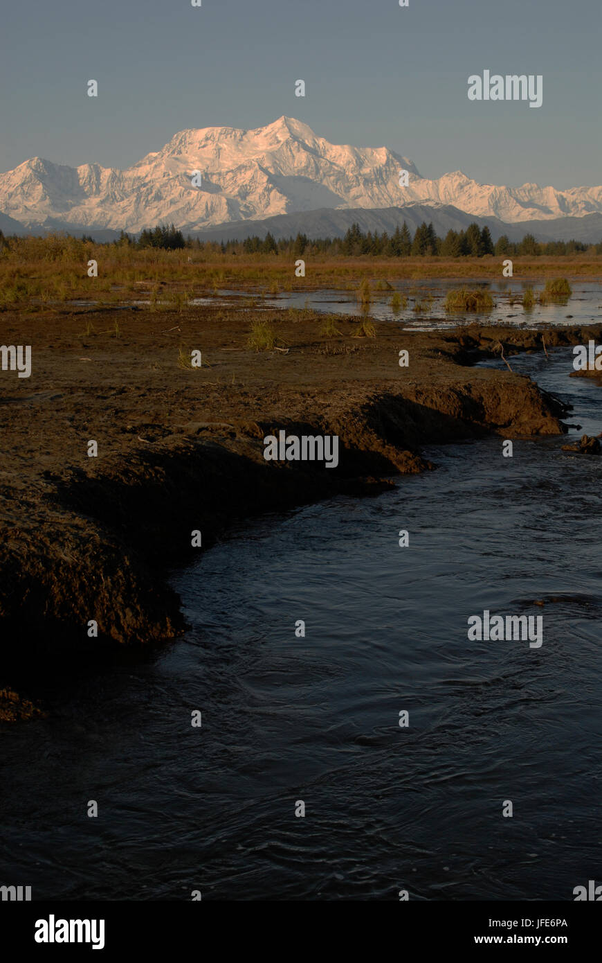 Mount saint elias in alaska hi-res stock photography and images - Alamy