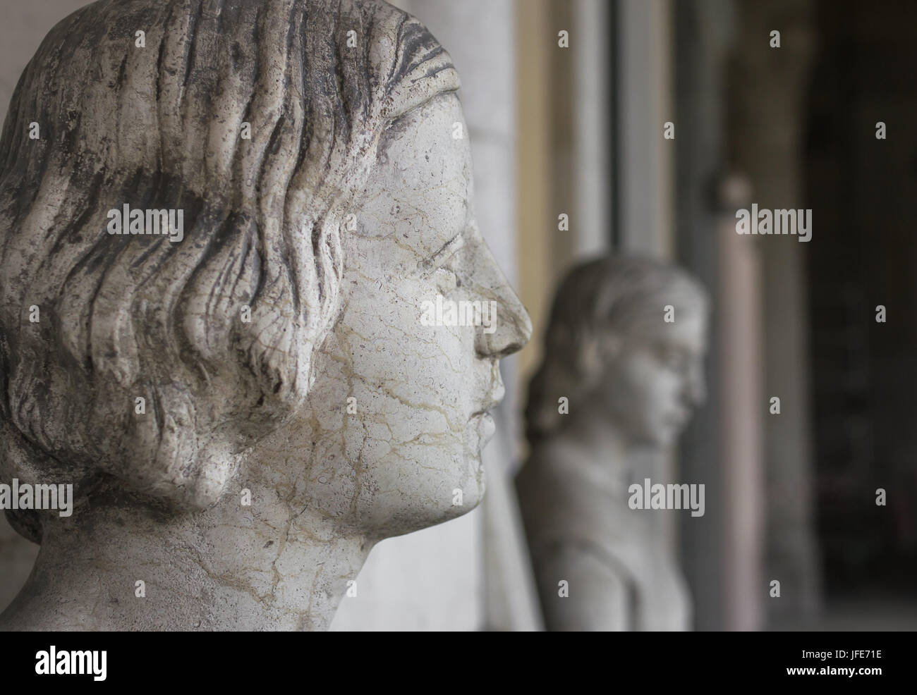 Statue of sad woman Stock Photo - Alamy