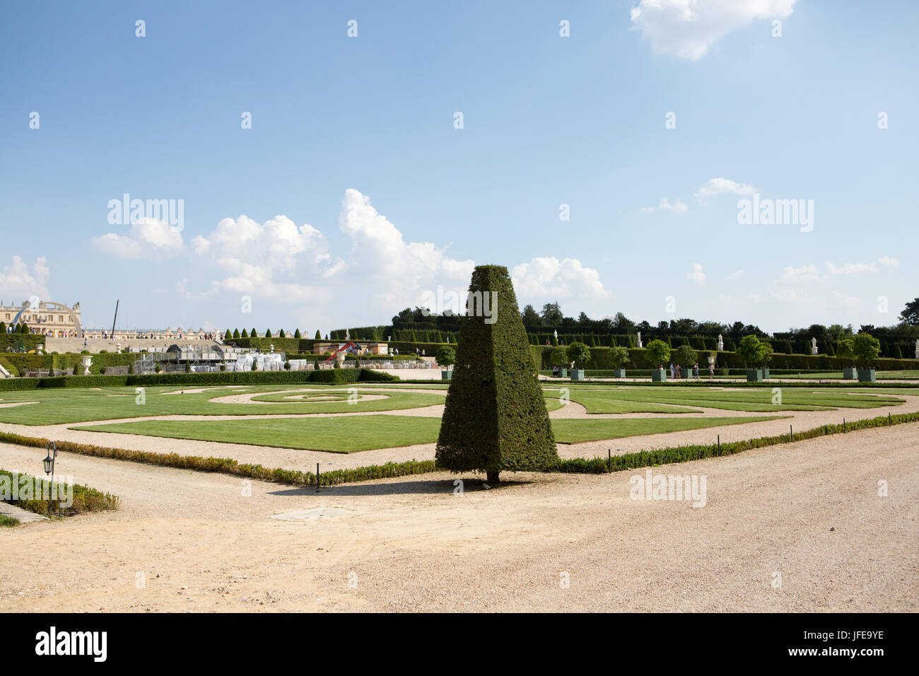 Gardens of the palace of versailles hi-res stock photography and images ...