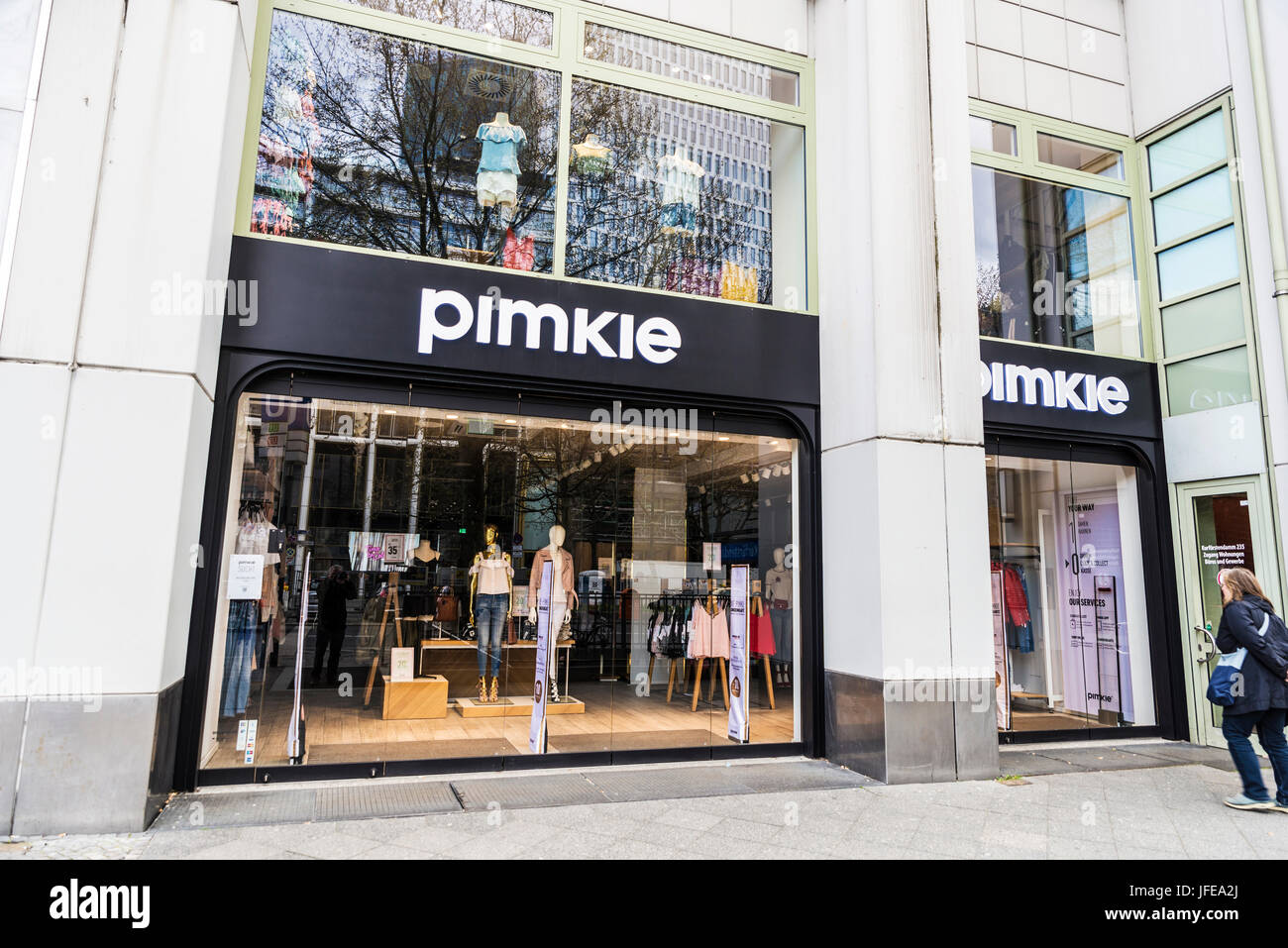 Pimkie Store Hi res Stock Photography And Images Alamy Pimkie Store Hi res Stock Photography And Images Alamy