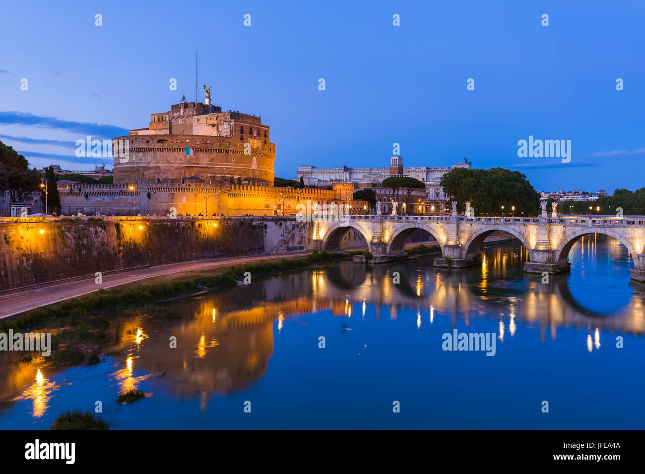 Castello di angelo roma hi-res stock photography and images - Alamy