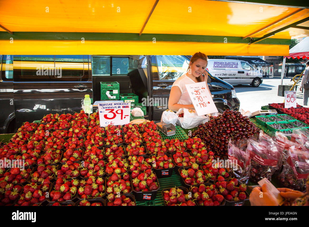 Bergen Harbourside Harbour, Fruit and Fish Market, Norway Stock Photo ...