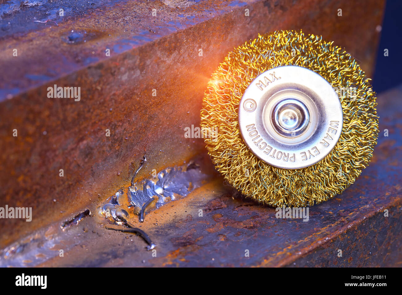 Wire brush cleaning hi-res stock photography and images - Alamy