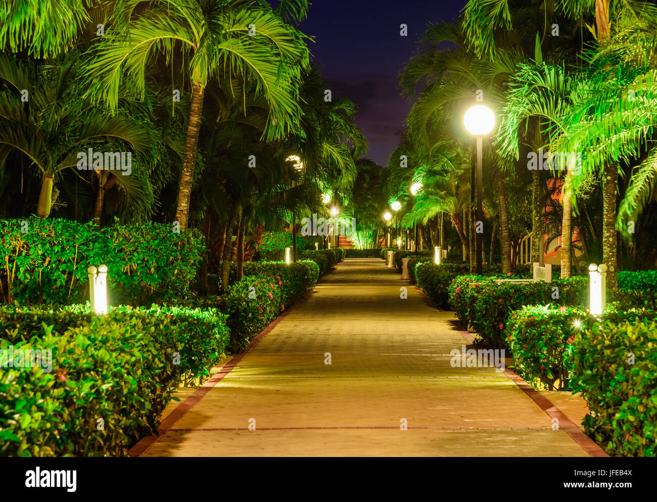Alley night lamp Stock Photo - Alamy