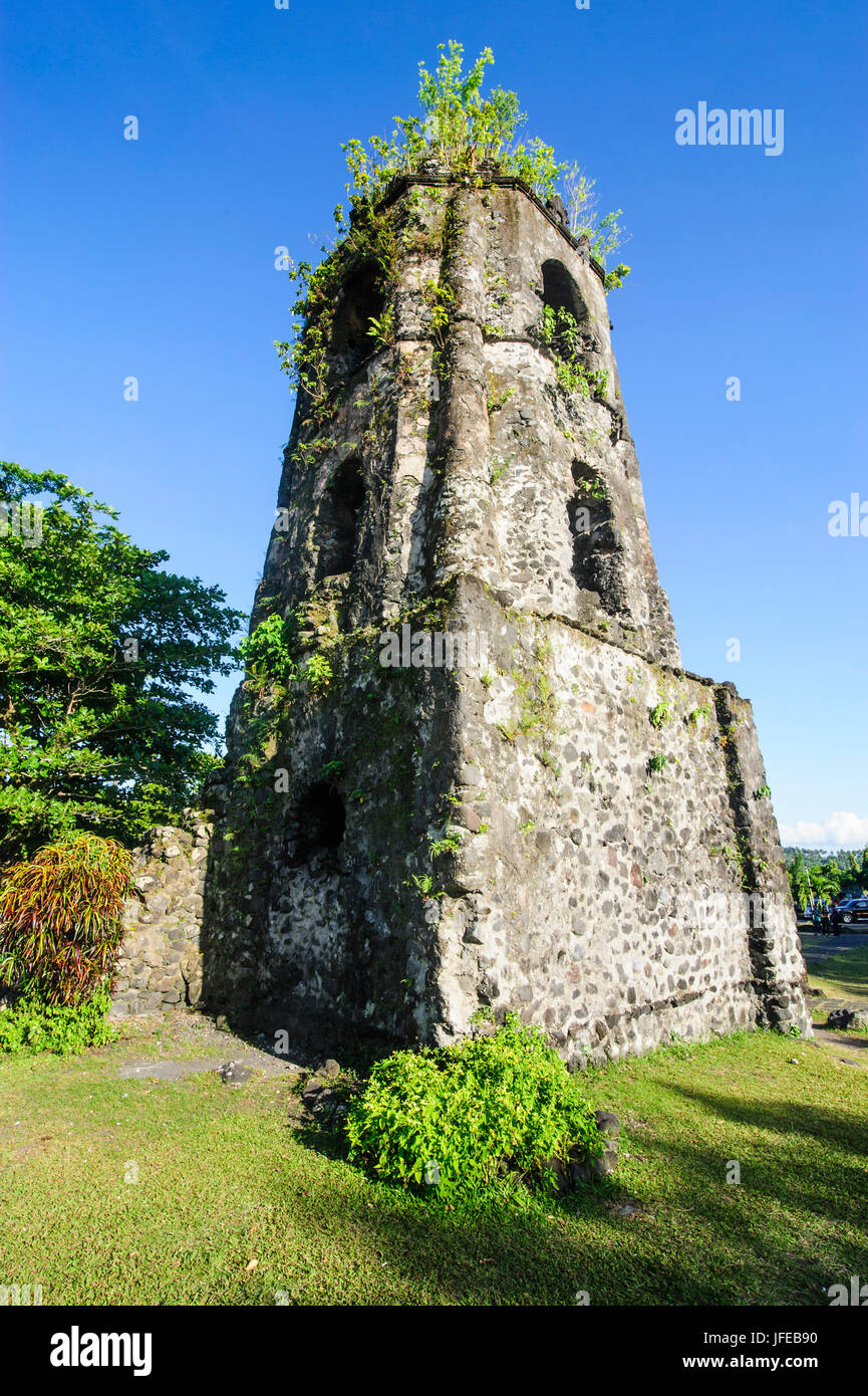 Cagsawa church before Mount Mayon, Legaspi, Southern Luzon, Philippines ...