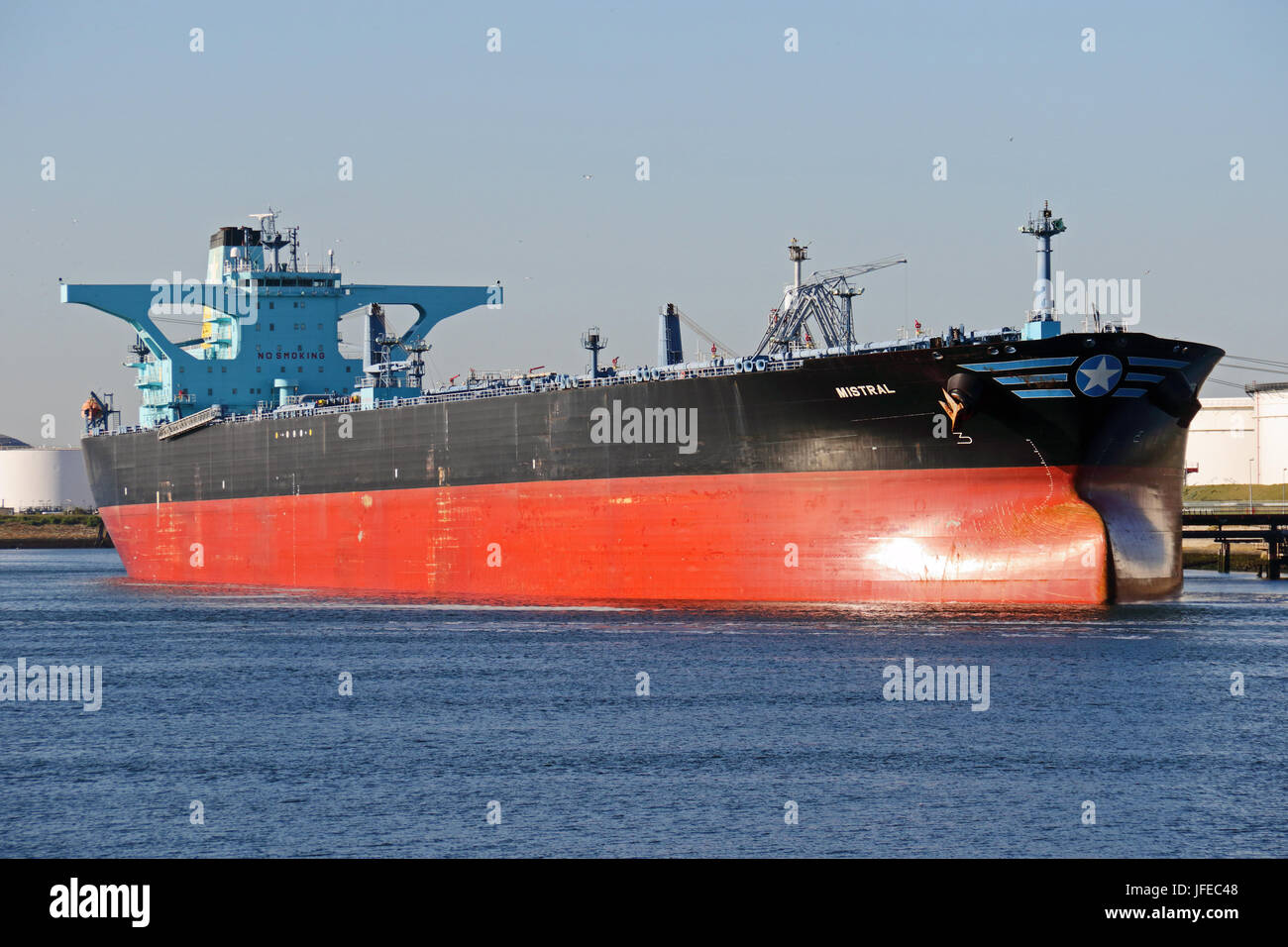 Vlcc Oil And Tanker Stock Photos & Vlcc Oil And Tanker Stock Images - Alamy