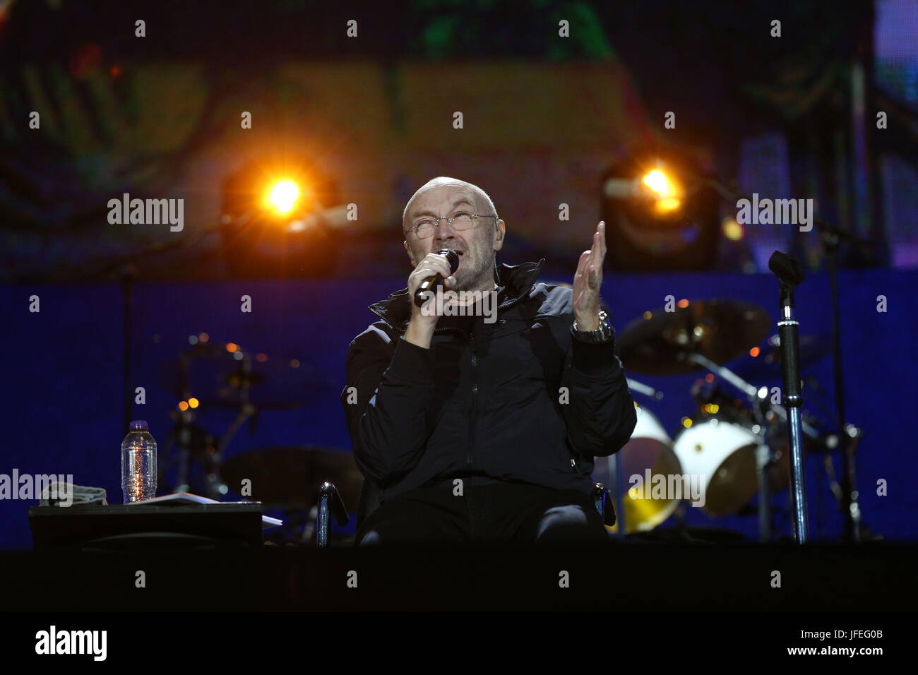 Phil collins performing hi-res stock photography and images - Alamy