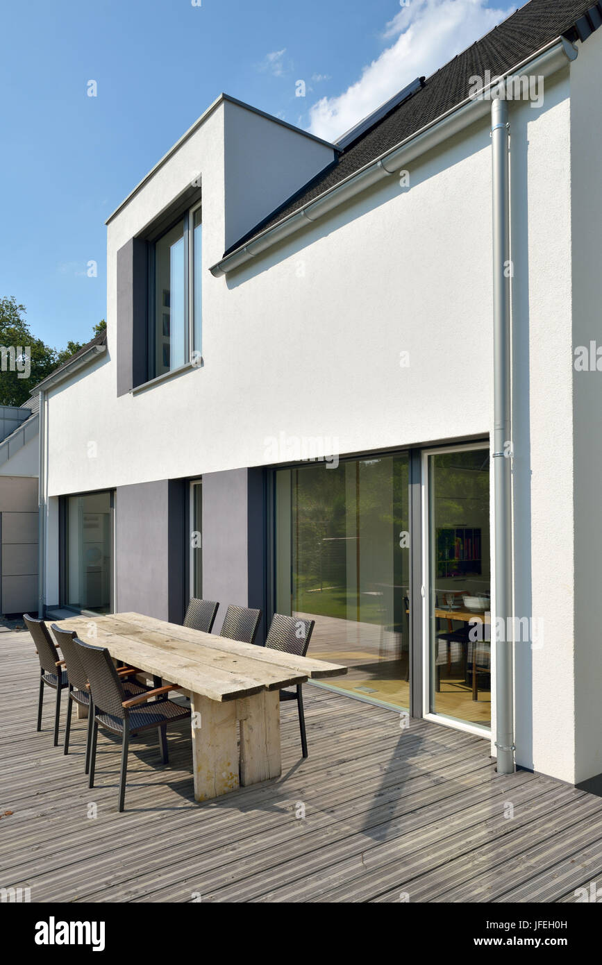 Single-family dwelling, terrace Stock Photo - Alamy