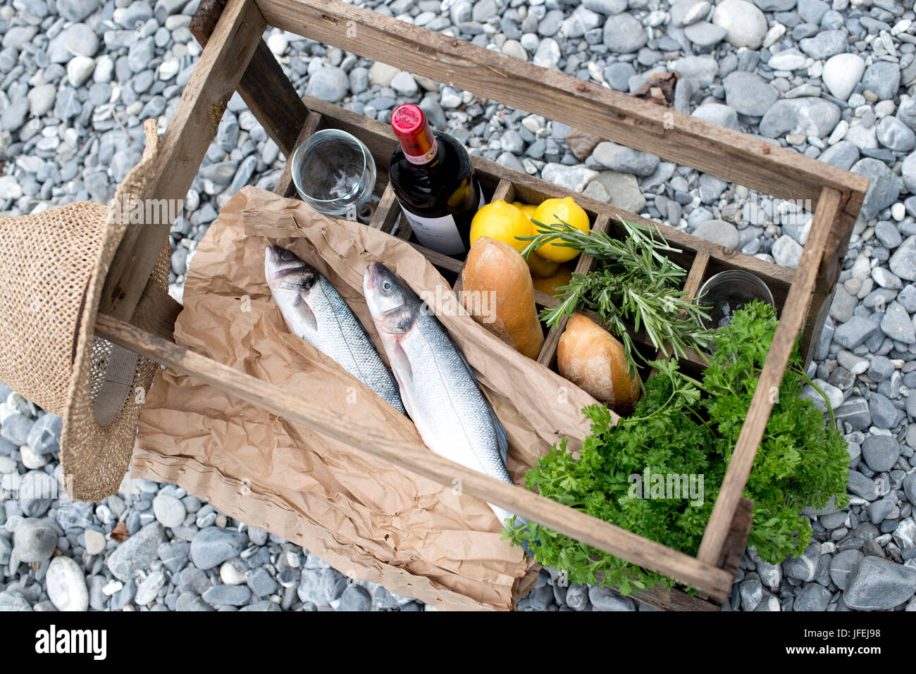 Grill box hi-res stock photography and images - Alamy
