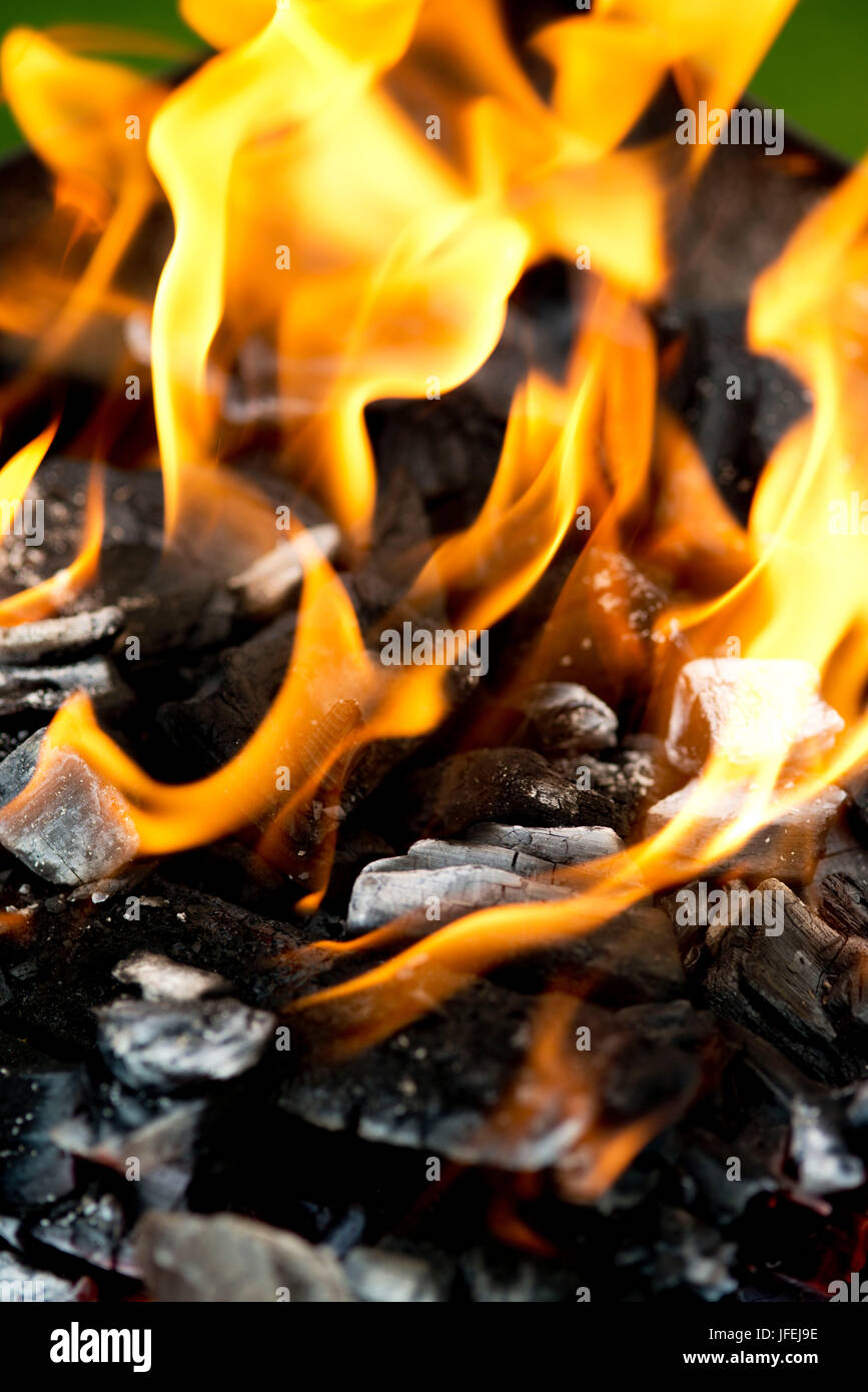 Campfire, wooden glow Stock Photo - Alamy
