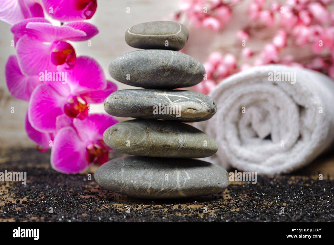 Zen spa hi-res stock photography and images - Alamy