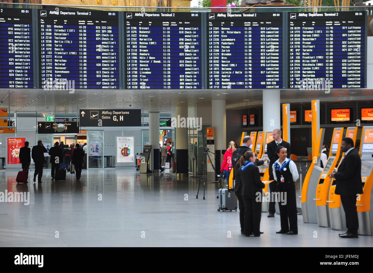 Counter strike hi-res stock photography and images - Alamy