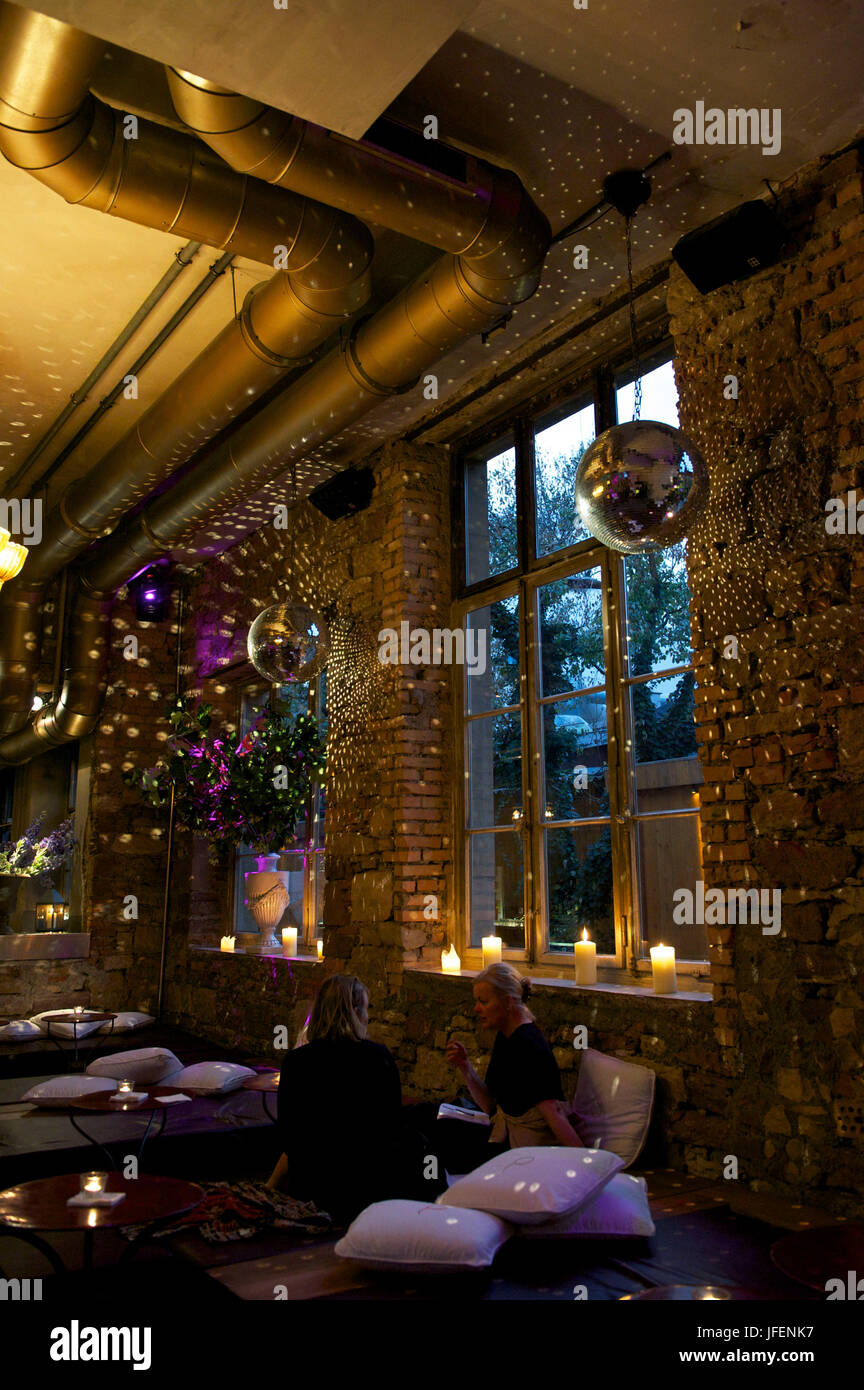 Acqua bar restaurant hi-res stock photography and images - Alamy