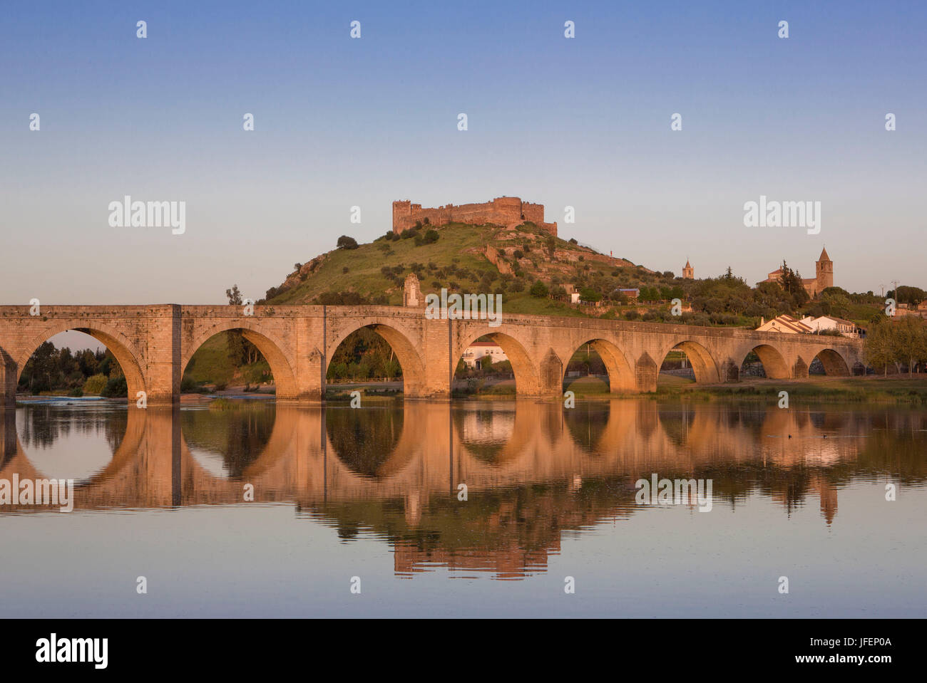 Medieval bridge architecture hi-res stock photography and images - Alamy