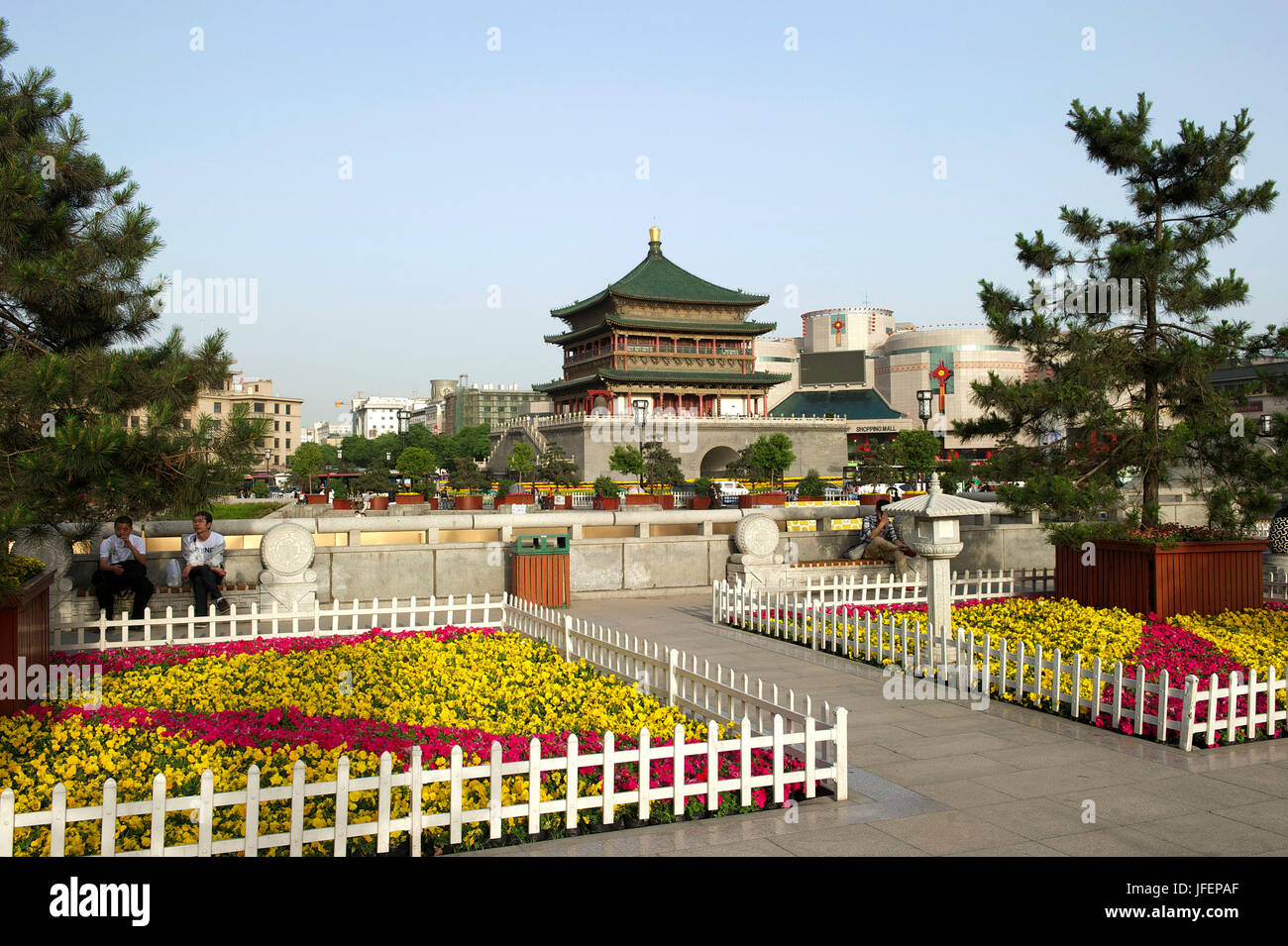 China bell set hi-res stock photography and images - Alamy