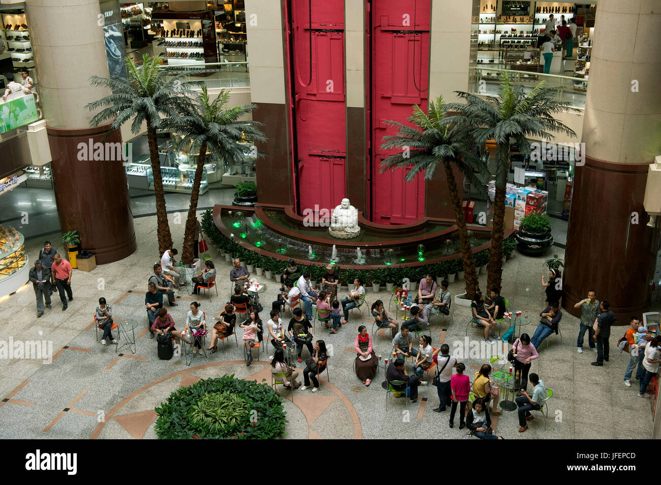 China, Shaanxi province, Xi' An, Xi'an Kaiyuan shopping mall Stock ...