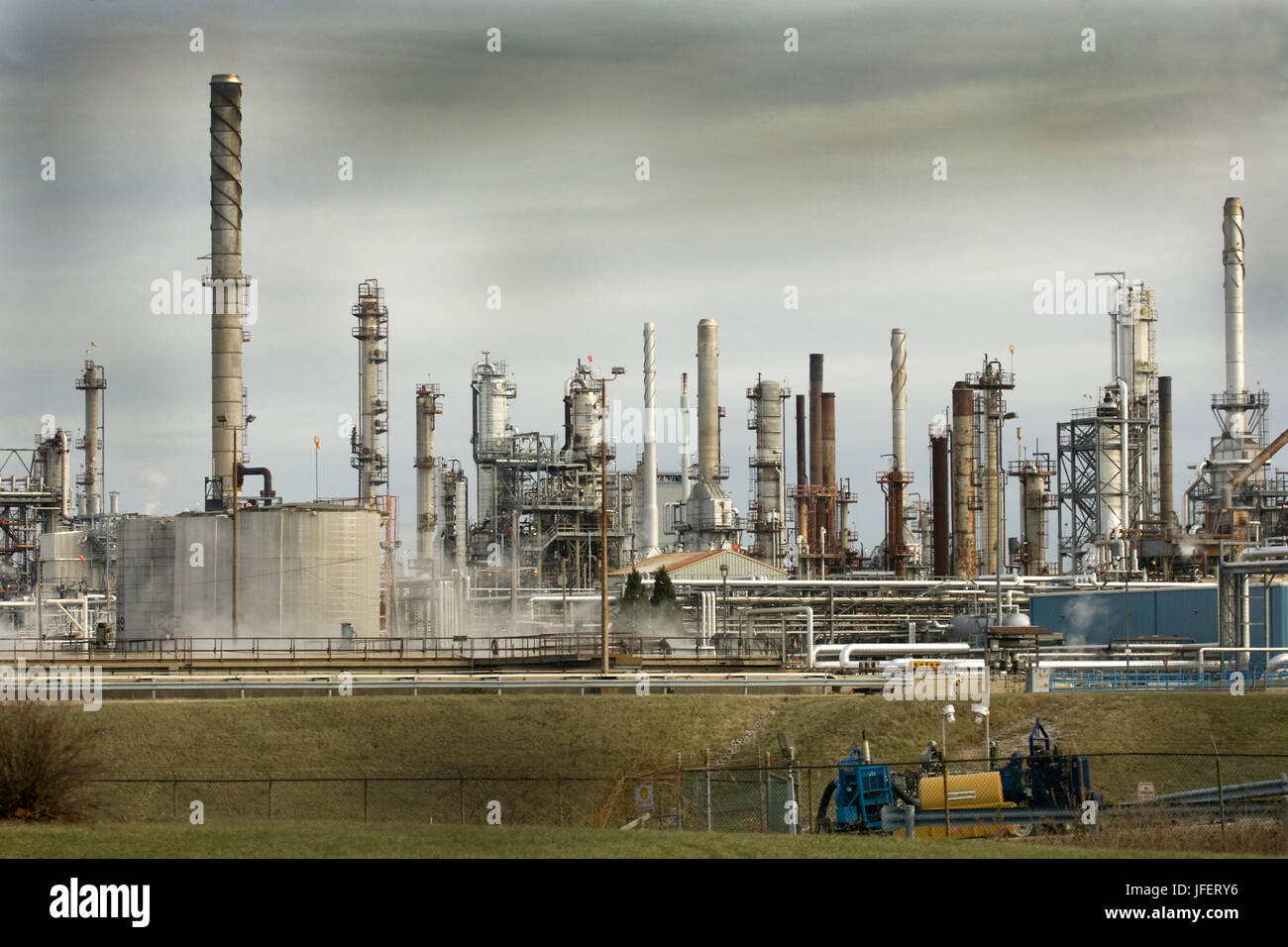 Canada and usa pipeline hi-res stock photography and images - Alamy