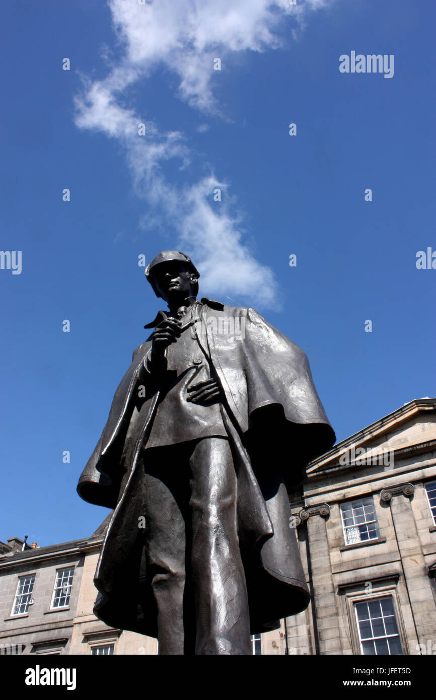 Sherlock Holmes statue, Picardy Place, Edinburgh Stock Photo - Alamy