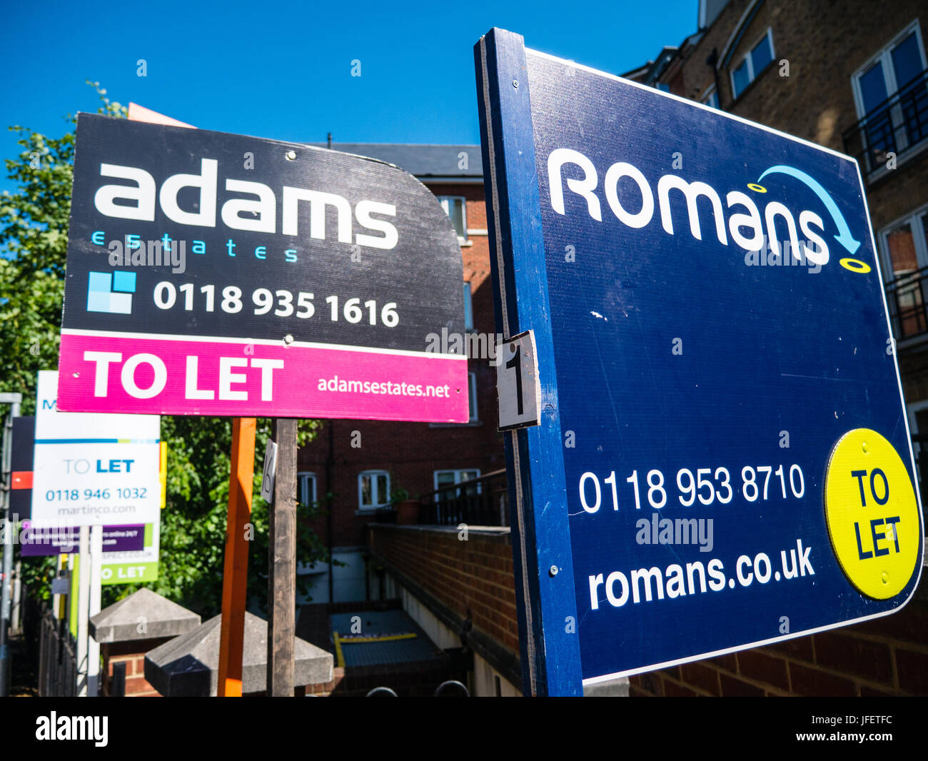 To Let Signs, Block of Flats, Reading, Berkshire, England Stock Photo ...