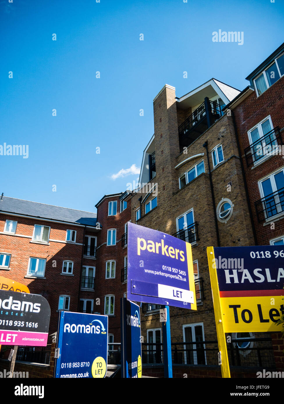 To Let Signs, Block of Flats, Reading, Berkshire, England Stock Photo ...