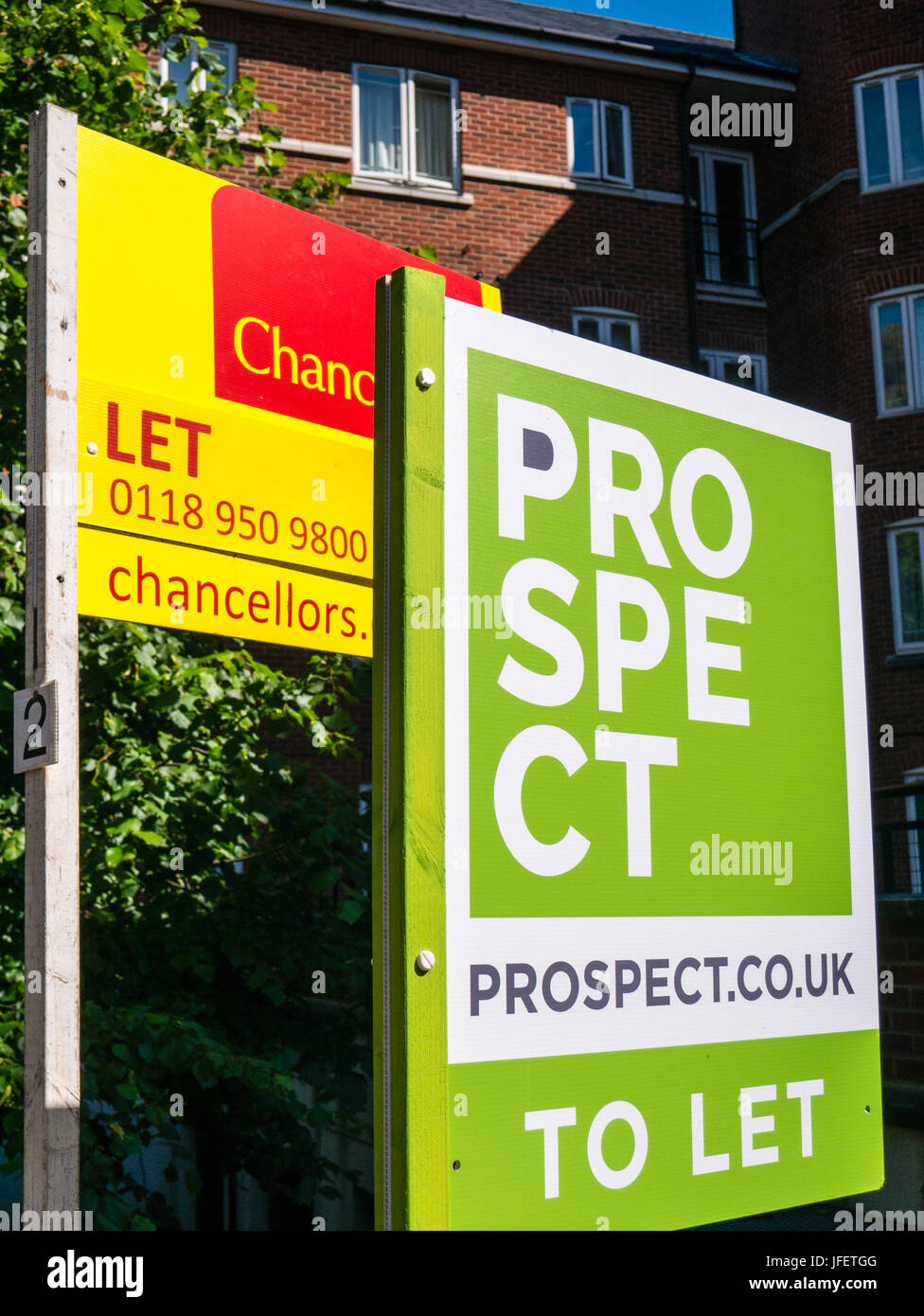 Block of flats england hi-res stock photography and images - Alamy