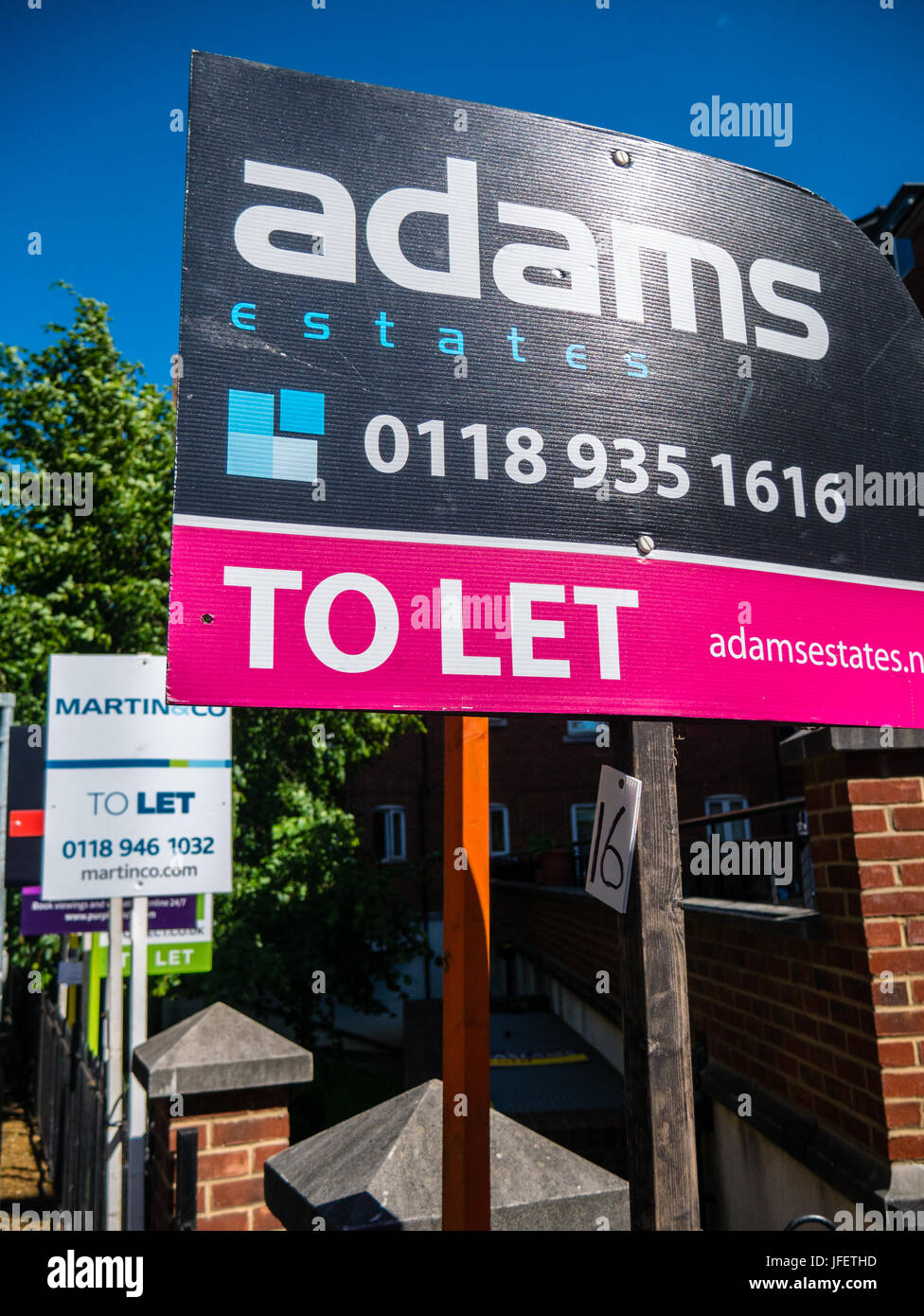 To Let Signs, Block of Flats, Reading, Berkshire, England Stock Photo ...
