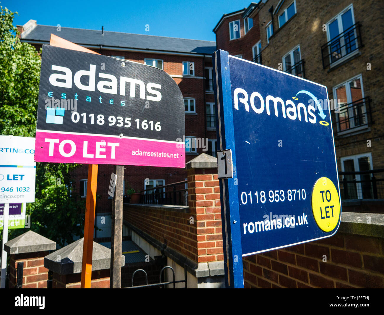 To Let Signs, Block of Flats, Reading, Berkshire, England Stock Photo ...