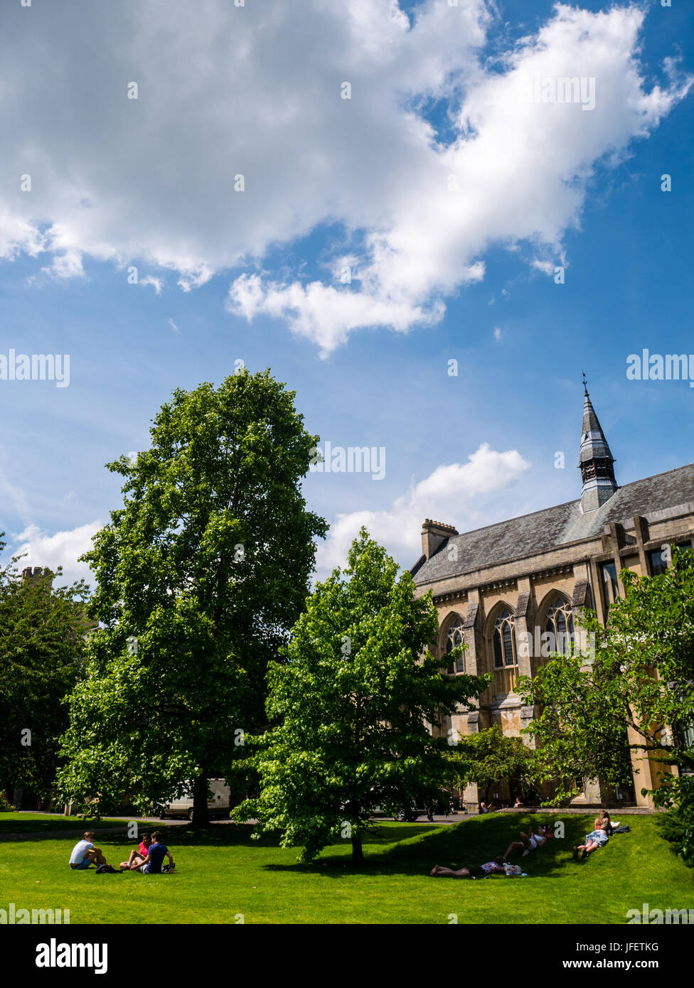 Quadrangle garden balliol college hi-res stock photography and images ...