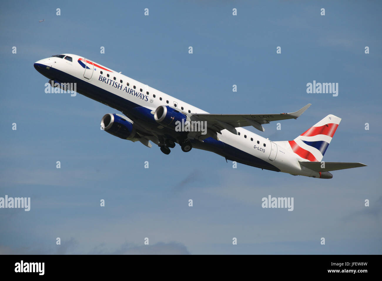 British airways embraer e190 hi-res stock photography and images - Alamy