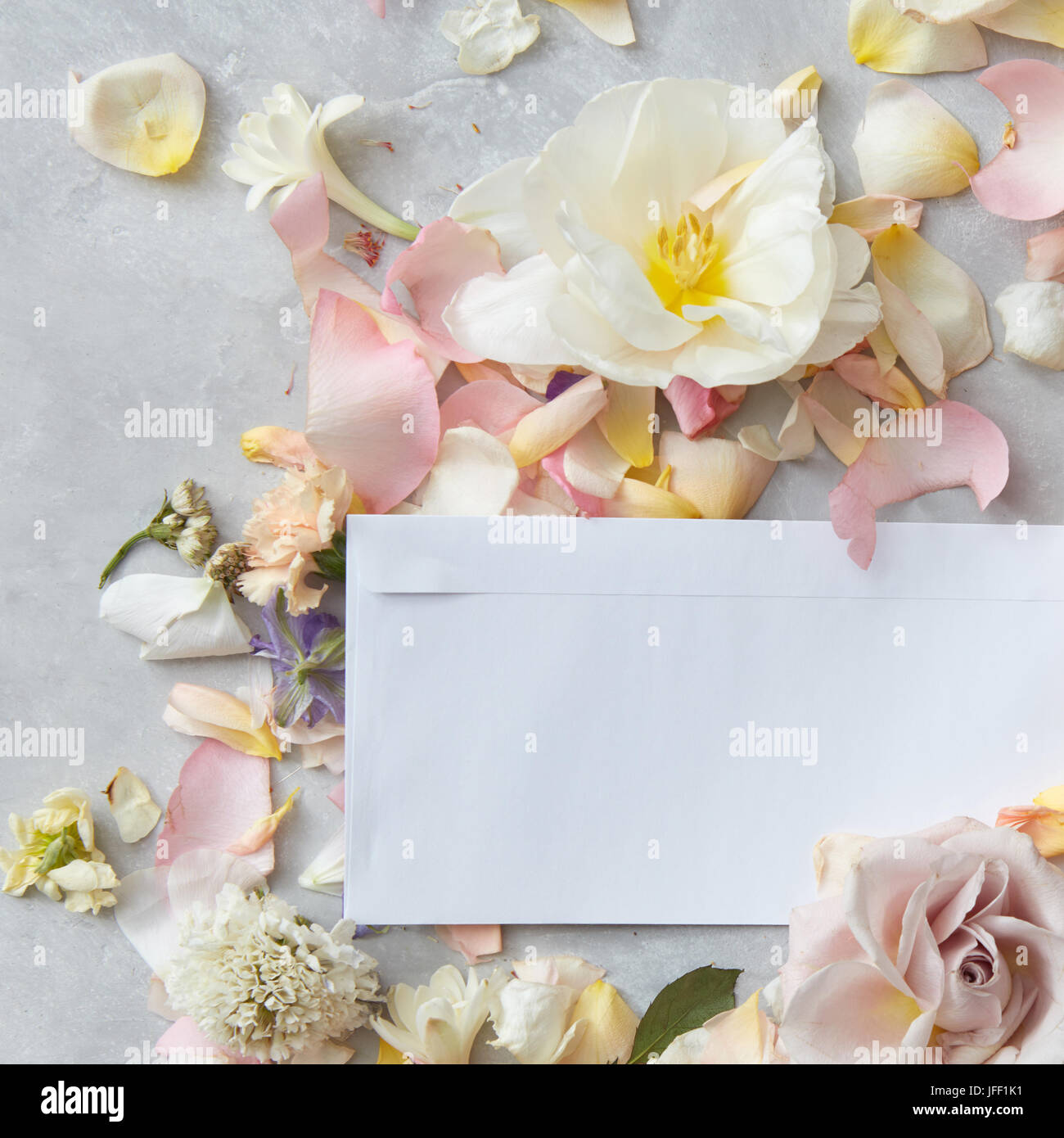 Envelope flowers hi-res stock photography and images - Alamy