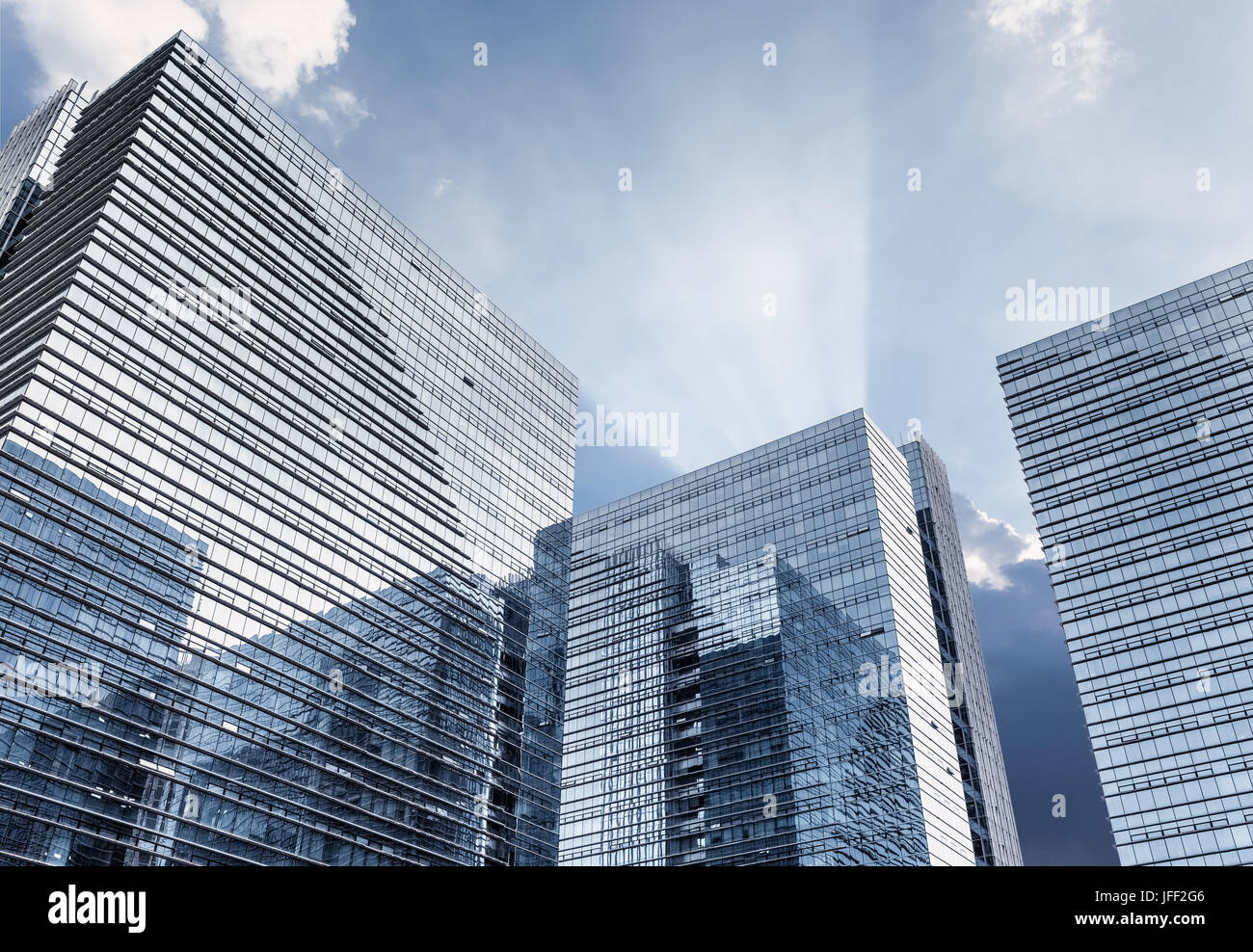 Tall glass building hi-res stock photography and images - Alamy