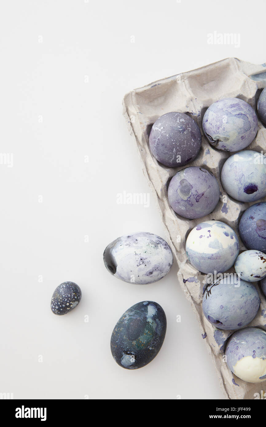 Diagonal eggs hi-res stock photography and images - Alamy