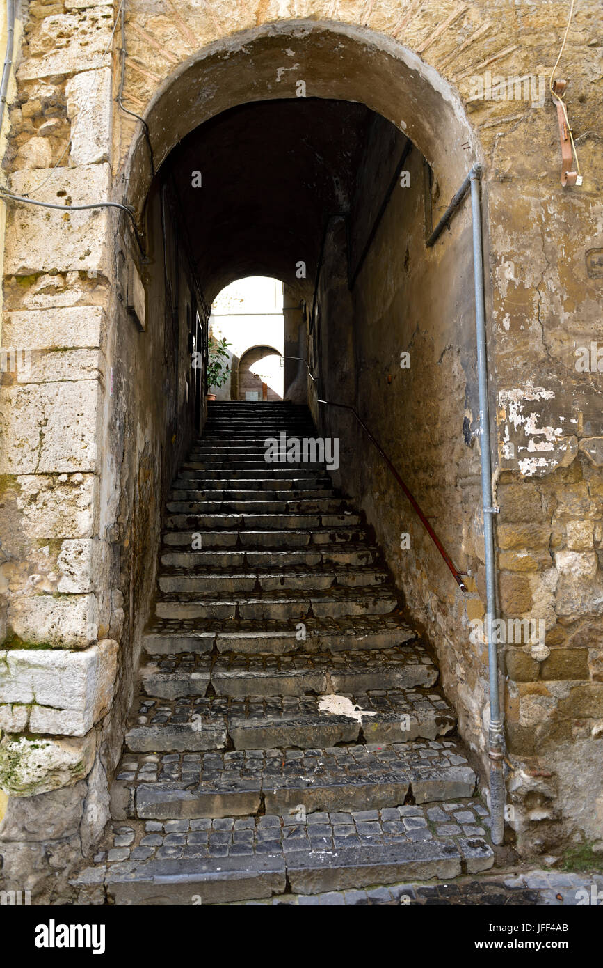 Steps through arch hi-res stock photography and images - Alamy