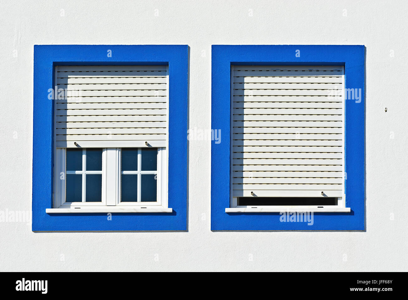 Portuguese windows hi-res stock photography and images - Alamy